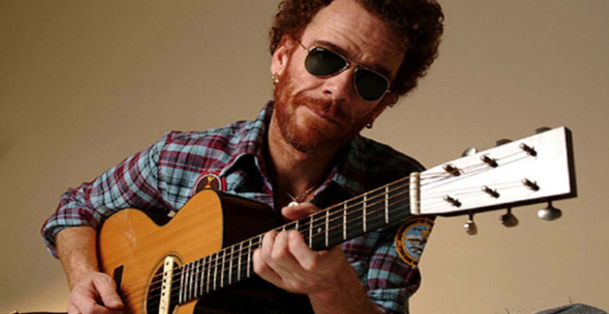 Nando Reis faz show de grandes hits, em comunhão com o público