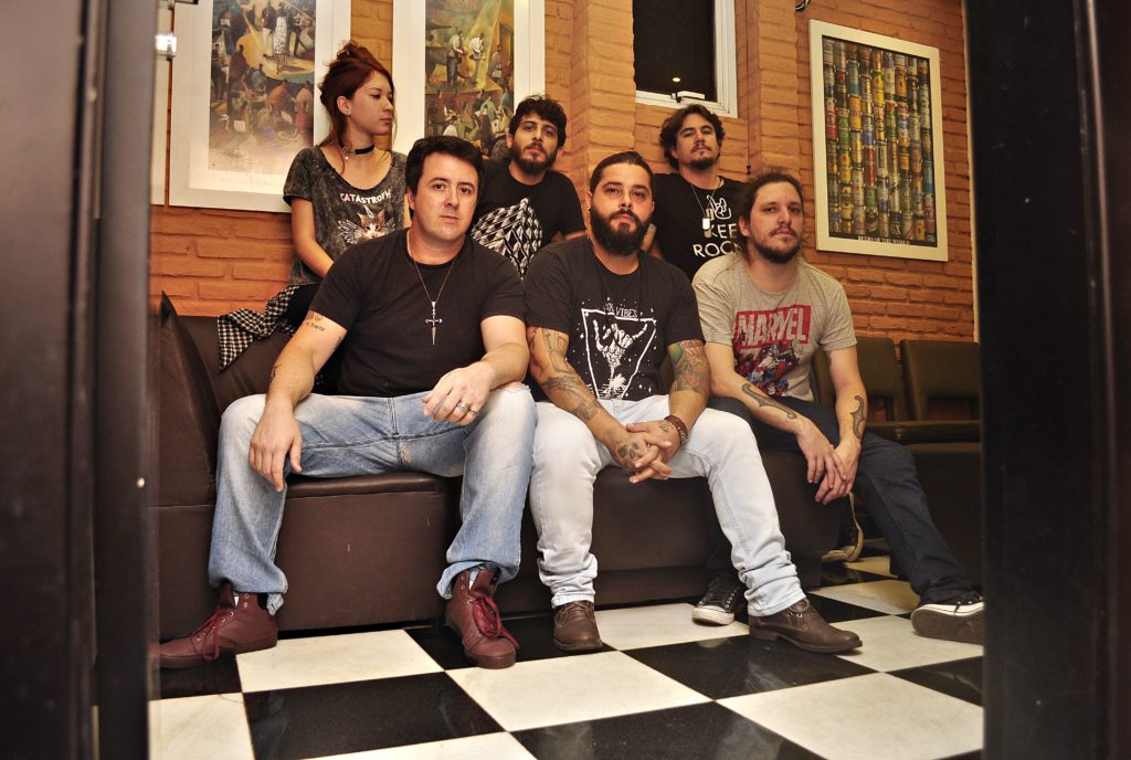 Banda Rajar comemora aos 10 anos de carreira no La Equina, na Lapa