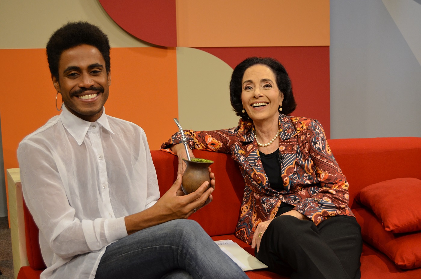 Ícaro Silva e Kenia Maria debatem racismo no Sem Censura