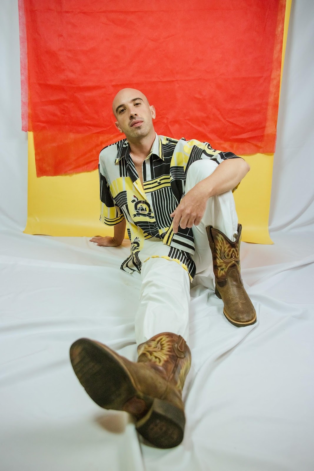 Lucas Guido se desvencilha do passado e reinventa um novo artista em ...