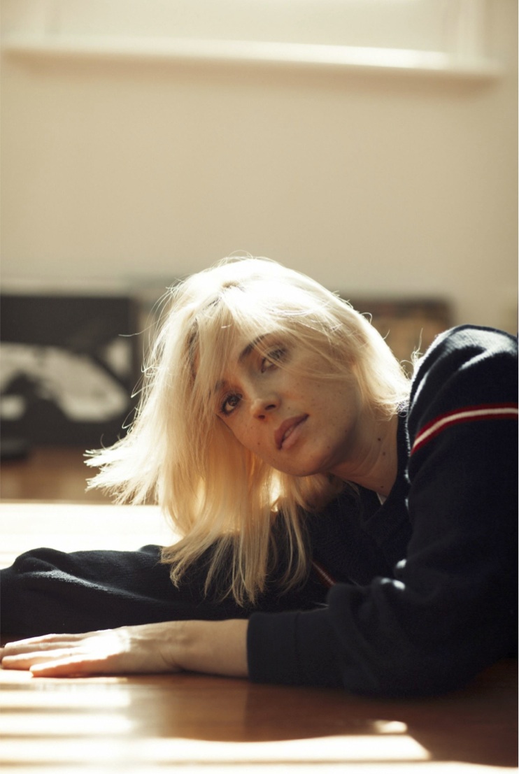 Ali Barter lança “4 Days”, canção inspirada pelo distanciamento social