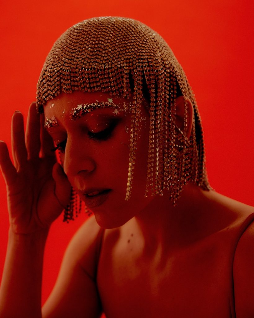 Roberta Sá lança "Sambas e Bossas", gravado em 2004