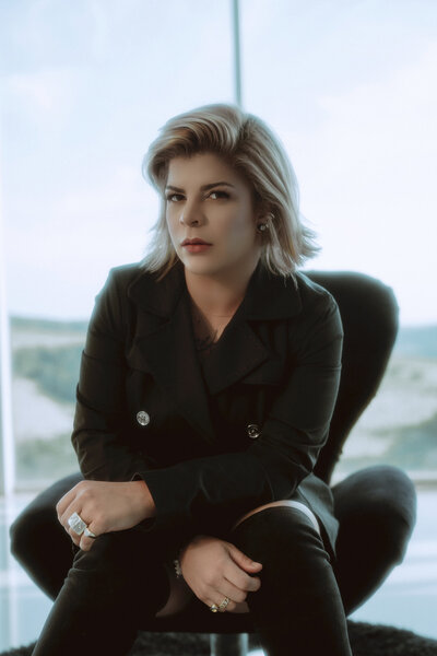 Paula Mattos lança “Não Esfriou” música que fala sobre sua orientação ...