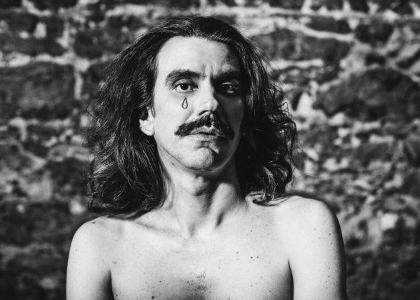 Zéu Britto apresenta novo disco, "Sem Concerto", no Teatro XP