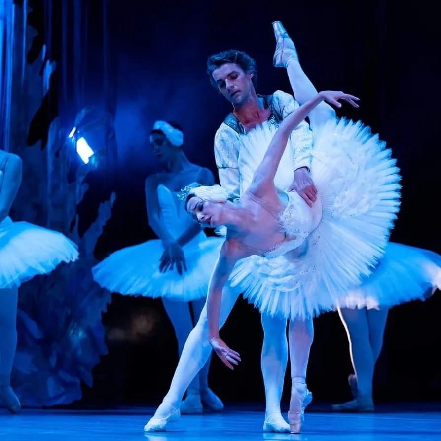 O Lago dos Cisnes, balé mais requisitado da Rússia, no Qualistage