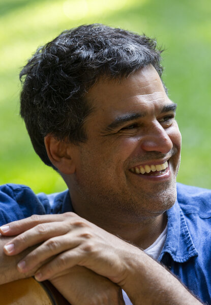 Pedro Miranda lança álbum "Atlântica Senhora" no Teatro Rival