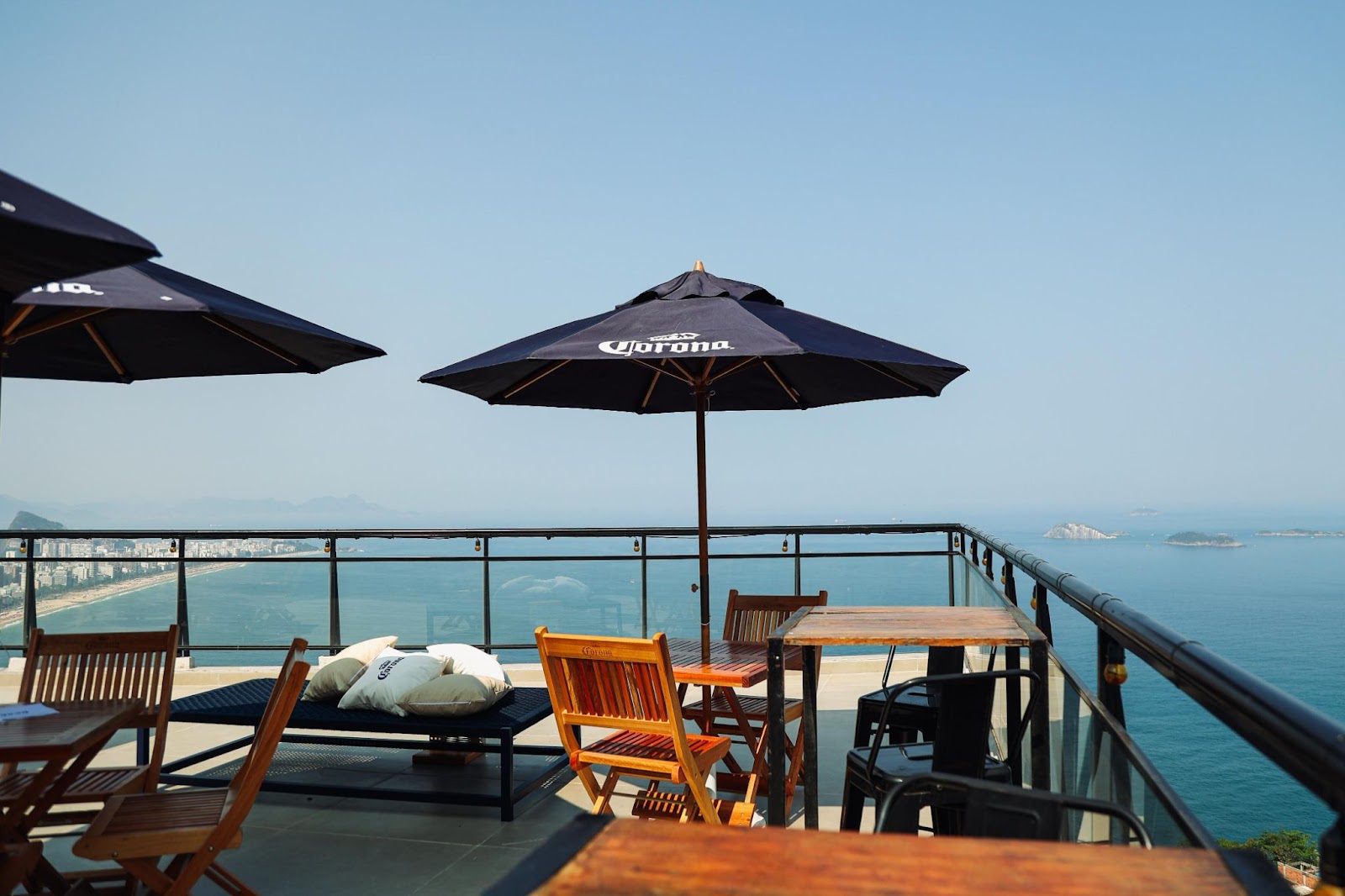 Bar da Laje completa 10 anos e inaugura rooftop