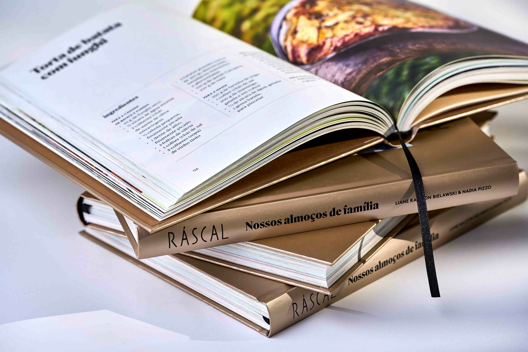 Ráscal lança seu primeiro livro de receitas