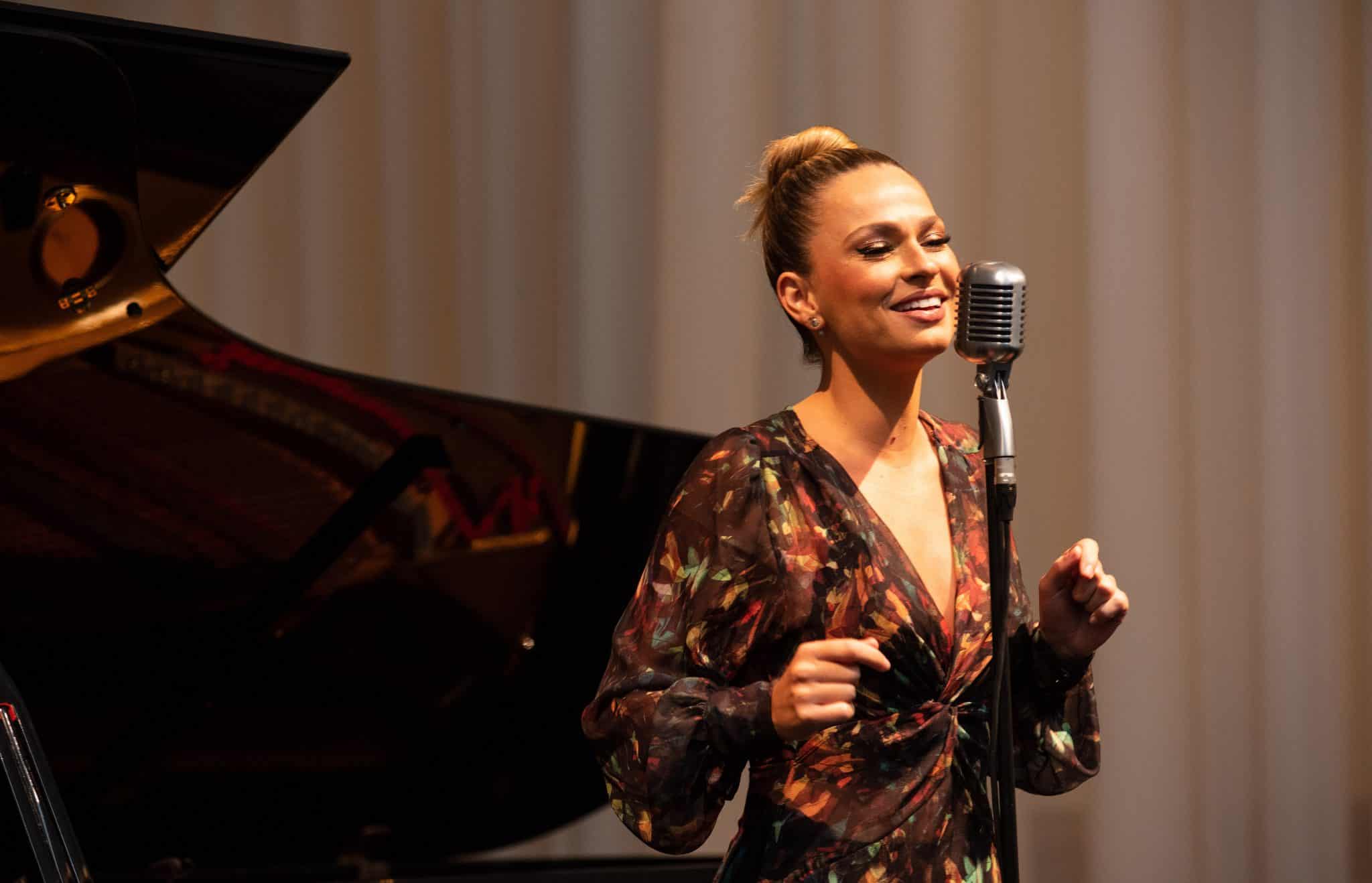 Camilla Marotti passeia por clássicos de várias épocas