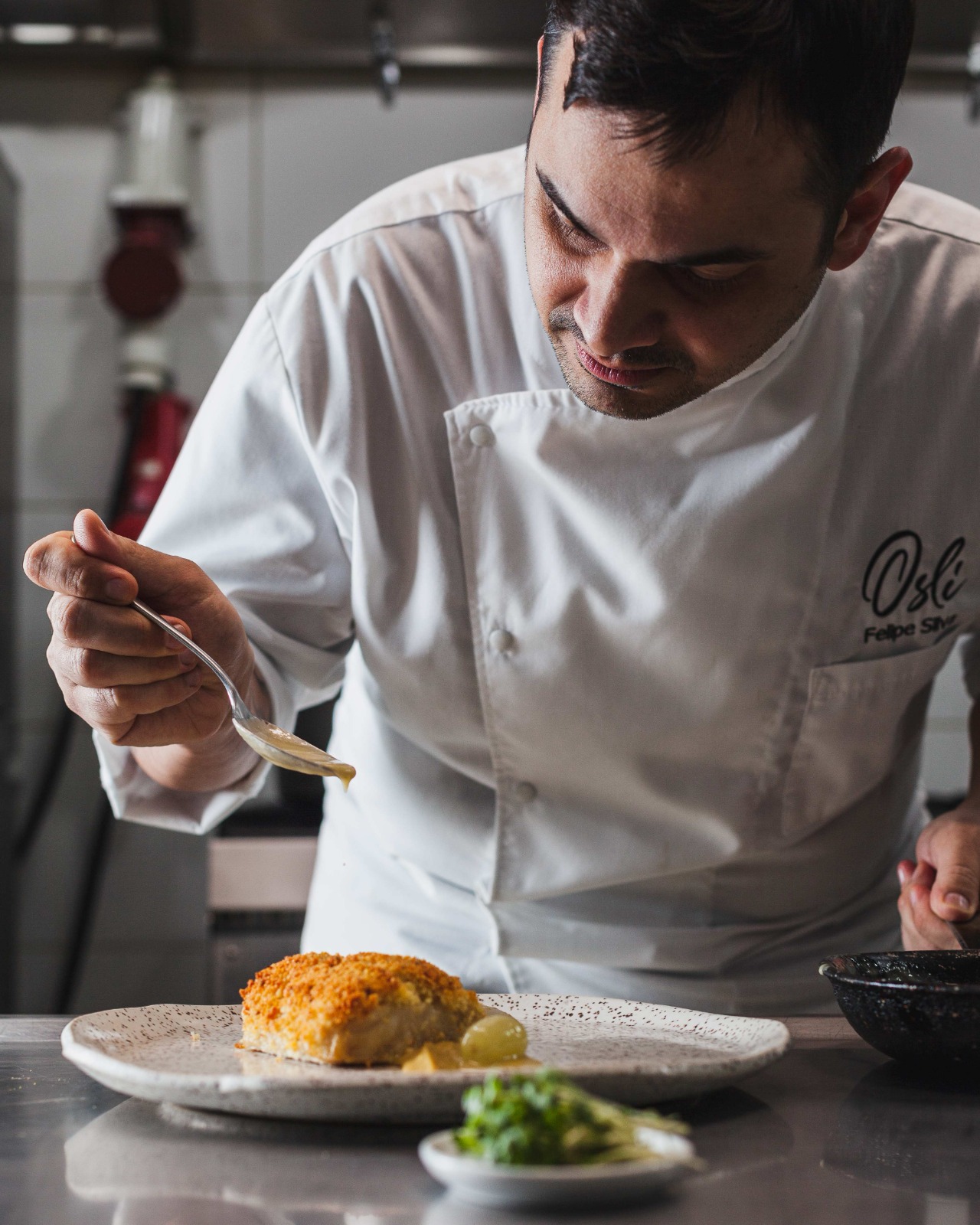 Chef Lucas Lemos recebe Felipe Silva no Arp Bar